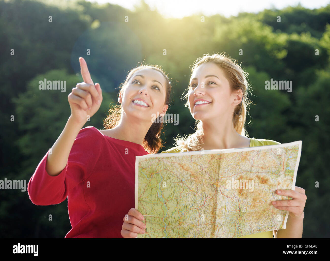 Girls outdoors map reading hi-res stock photography and images - Alamy