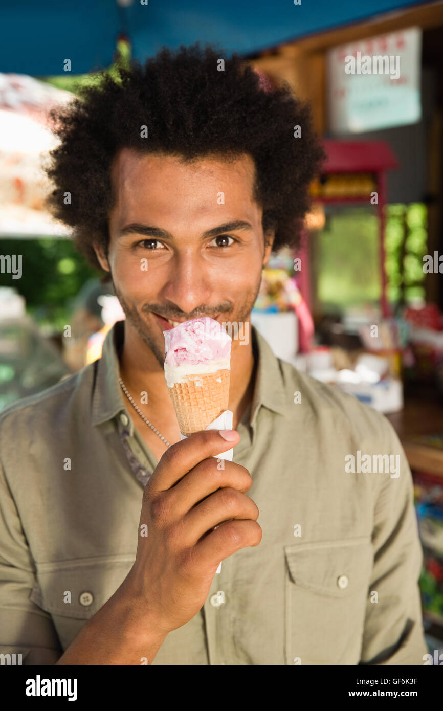 Man woman ice cream office hi-res stock photography and images - Alamy
