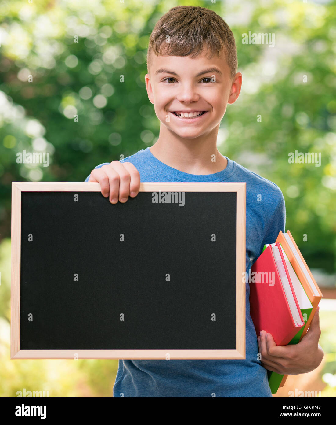Boy back to school Stock Photo - Alamy