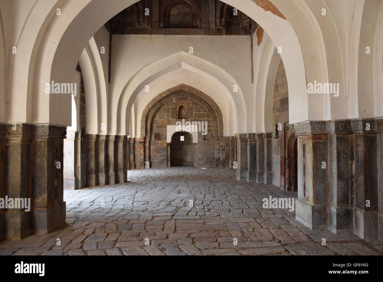Inside humayun tomb hi-res stock photography and images - Alamy