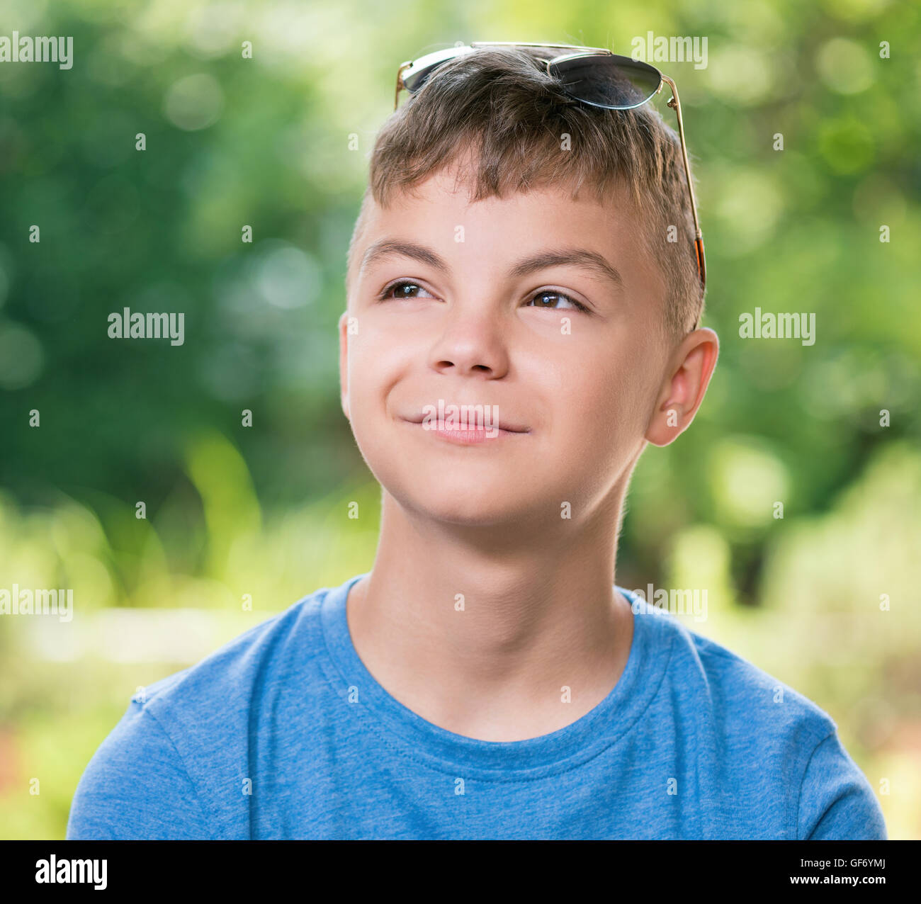 Portrait of teen boy Stock Photo - Alamy
