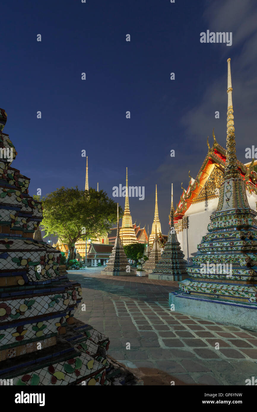 Bangkok night lights hi-res stock photography and images - Alamy