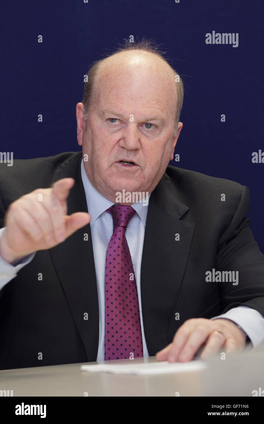 Noonan hi-res stock photography and images - Alamy