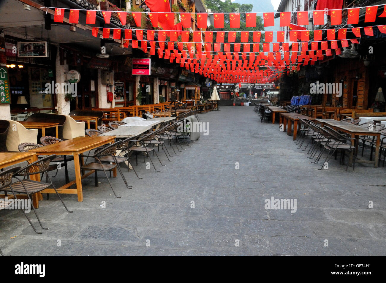 Restaurant lined street hi-res stock photography and images - Alamy