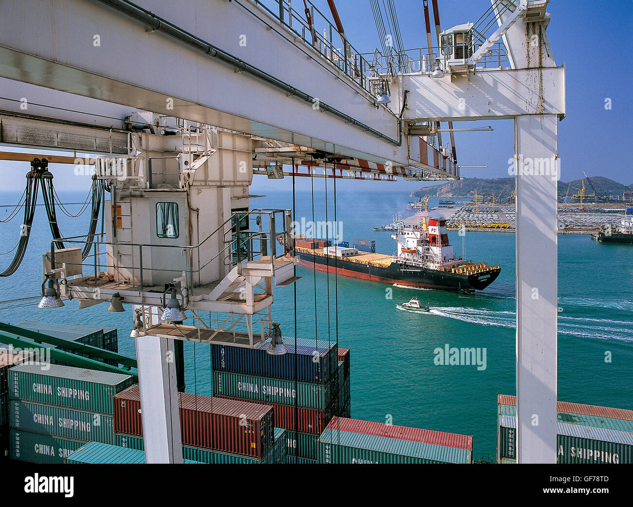 Moving Container Cranes High Resolution Stock Photography and Images ...