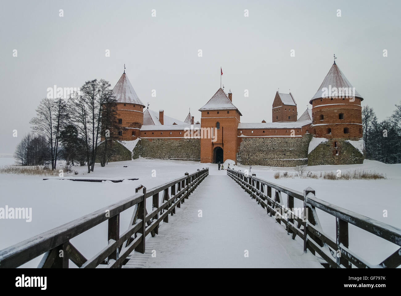 Medieval castle in Trakai, winter landscape, Vilnius County, Lithuania ...