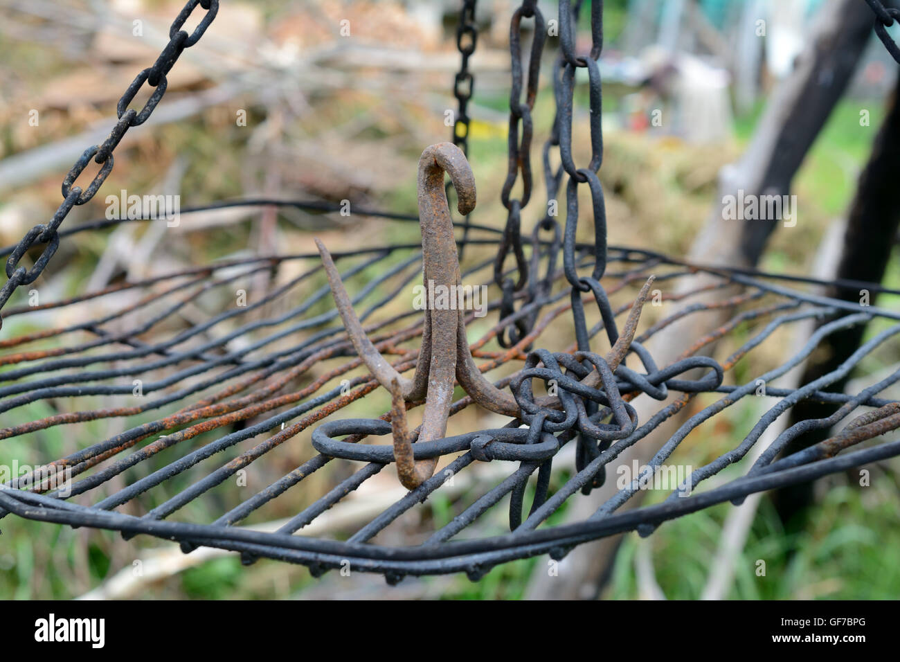 Rusty hook and chain hi-res stock photography and images - Alamy