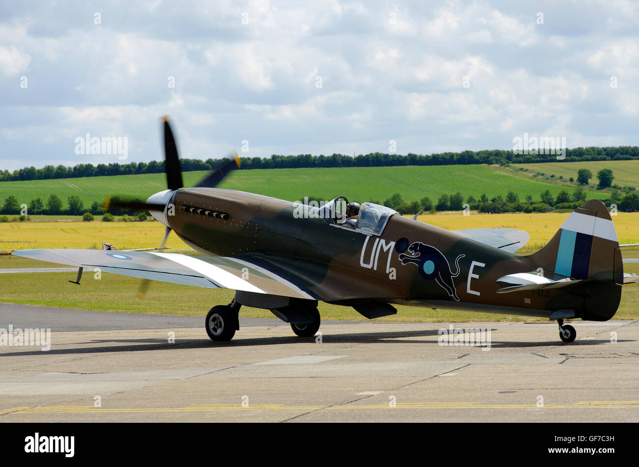 Vickers Supermarine Spitfire PR XIX, PS890, at Duxford Stock Photo - Alamy