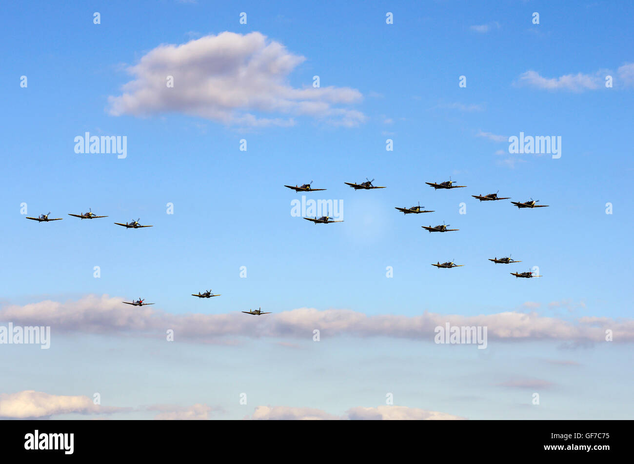 Spitfire flypast ww2 hi-res stock photography and images - Alamy