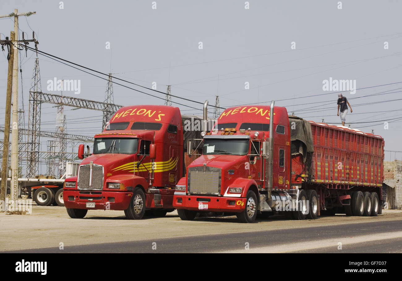 Mexico Colima Road 200 Tracks Stock Photo - Alamy