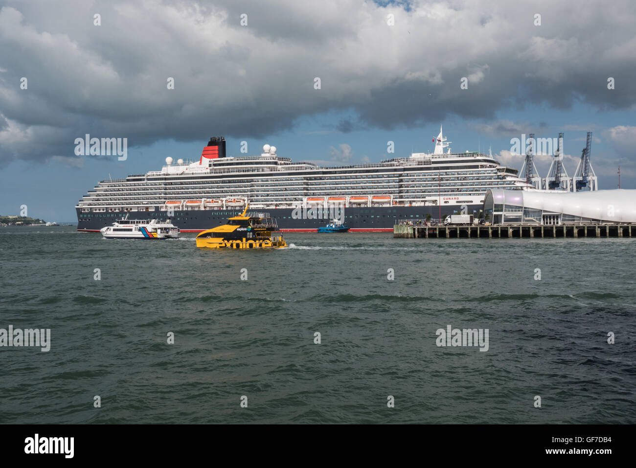 Queen victoria ship new zealand hi-res stock photography and images - Alamy