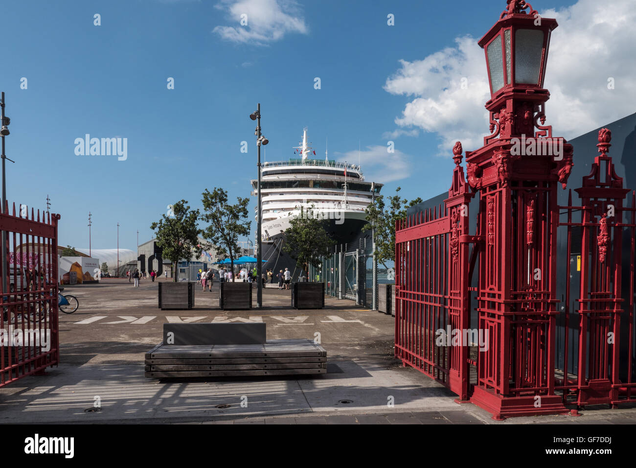 Cunard cruise ship Queen Victoria, berthed at Auckland harbour, North ...