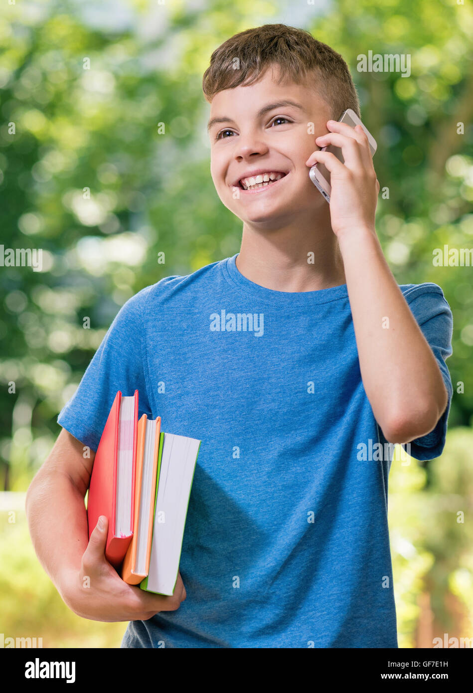Child with phone school hi-res stock photography and images - Alamy