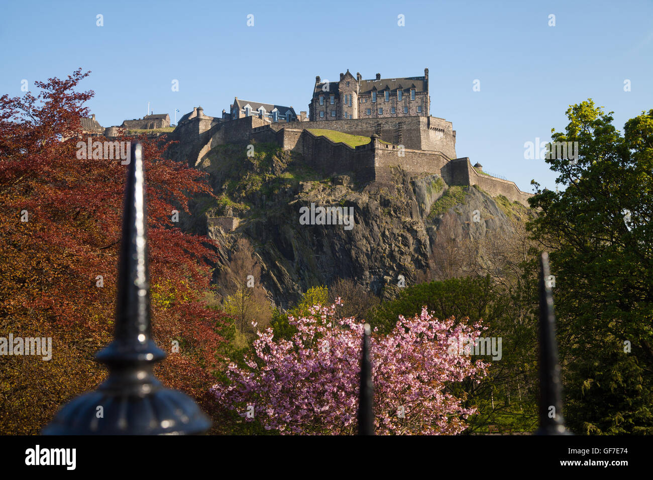 Edinburgh castle gardens spring hi-res stock photography and images - Alamy