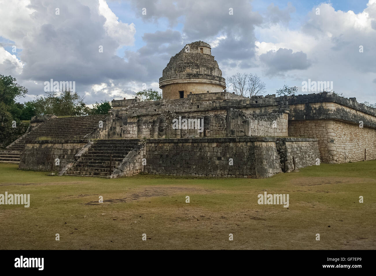Maya observatory , Chichen-Itza , Mexico Stock Photo - Alamy