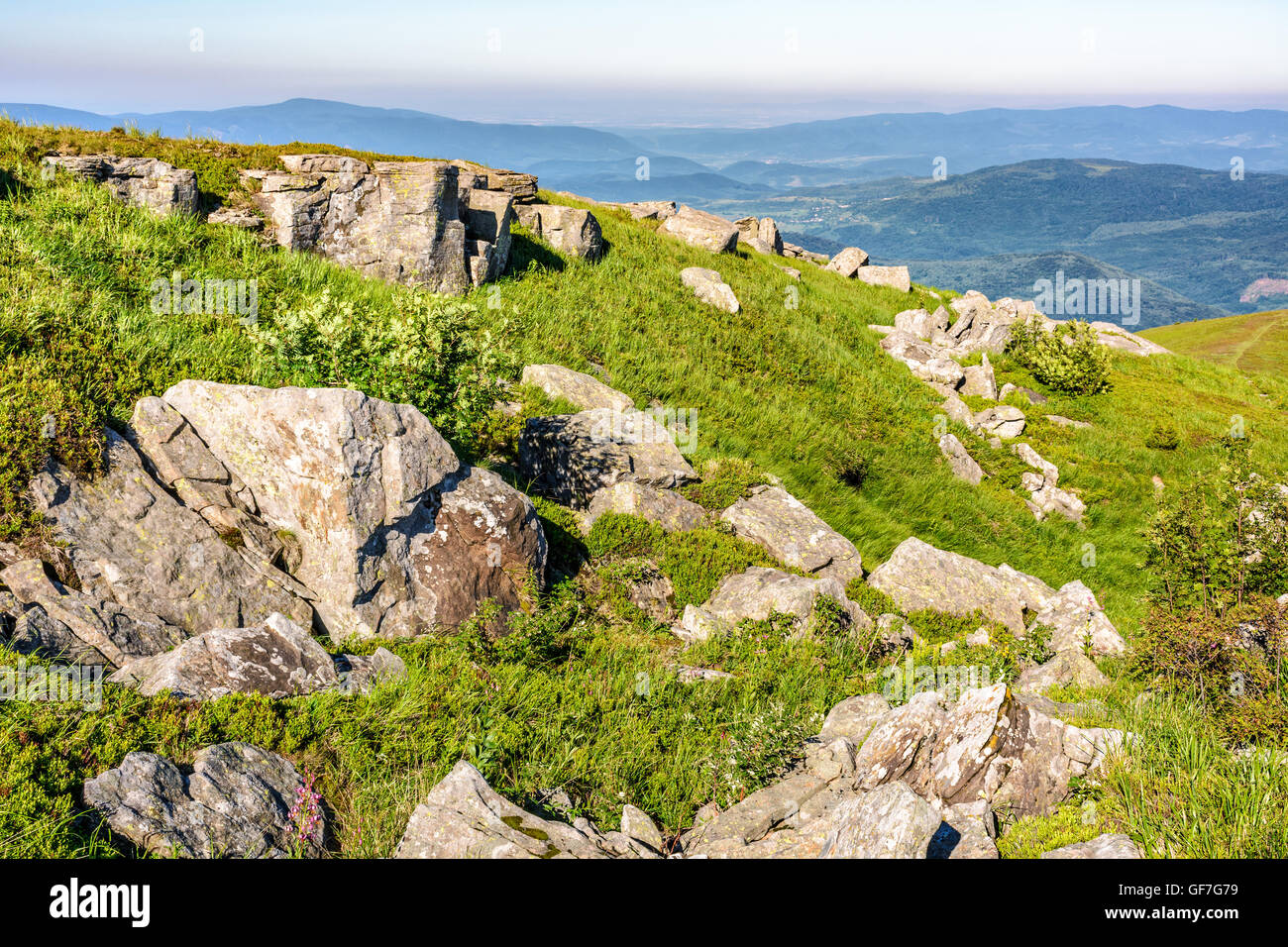Sharp mountain top hi-res stock photography and images - Alamy