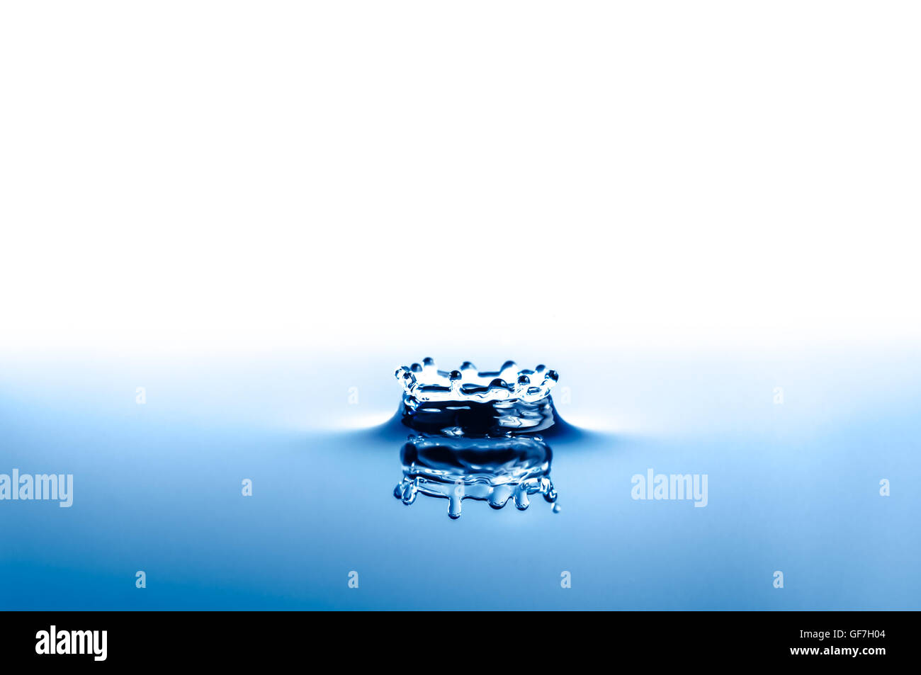 Water drop falling pool liquid hi-res stock photography and images - Alamy