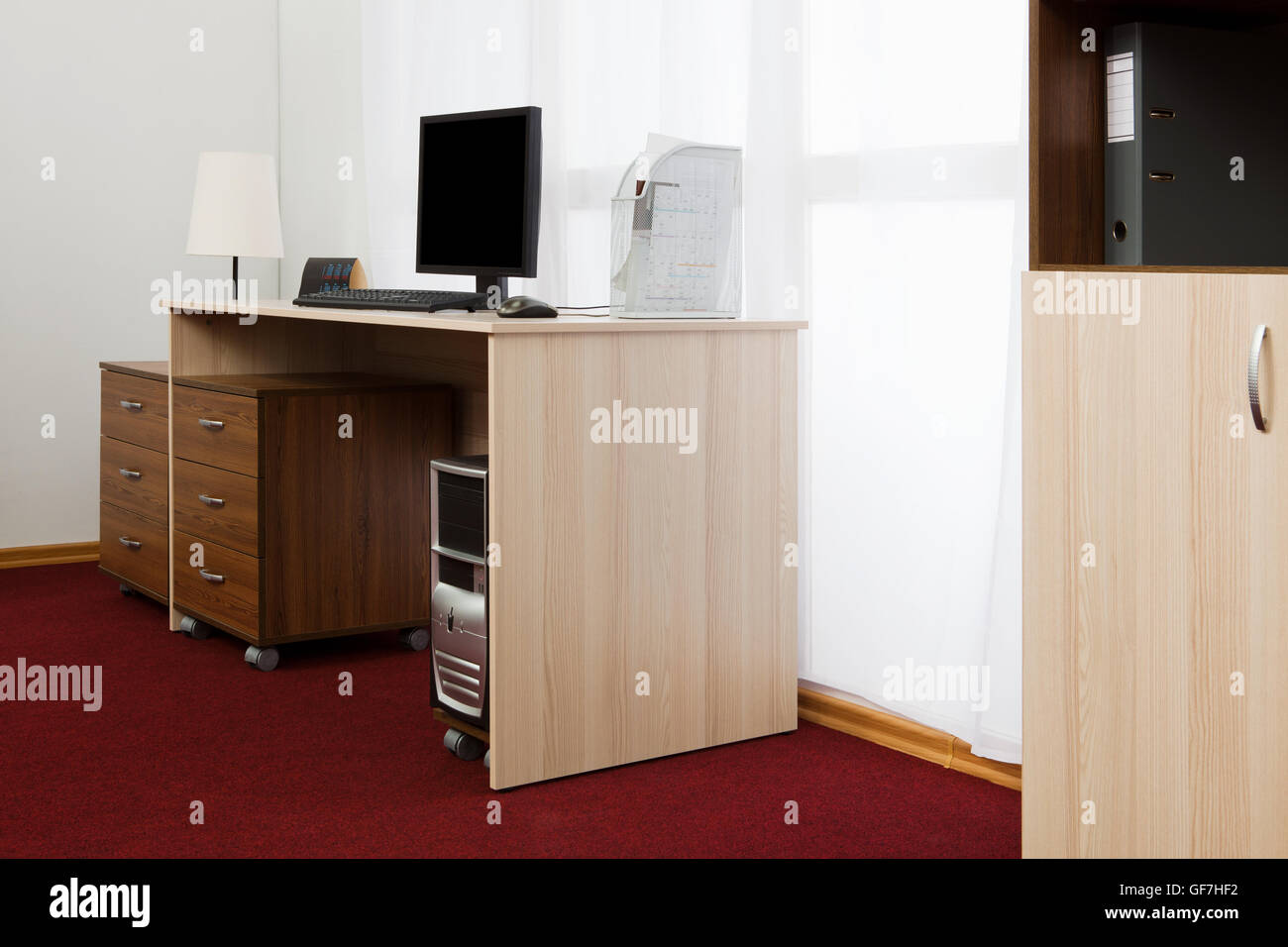 computer on a desk in a modern office Stock Photo - Alamy