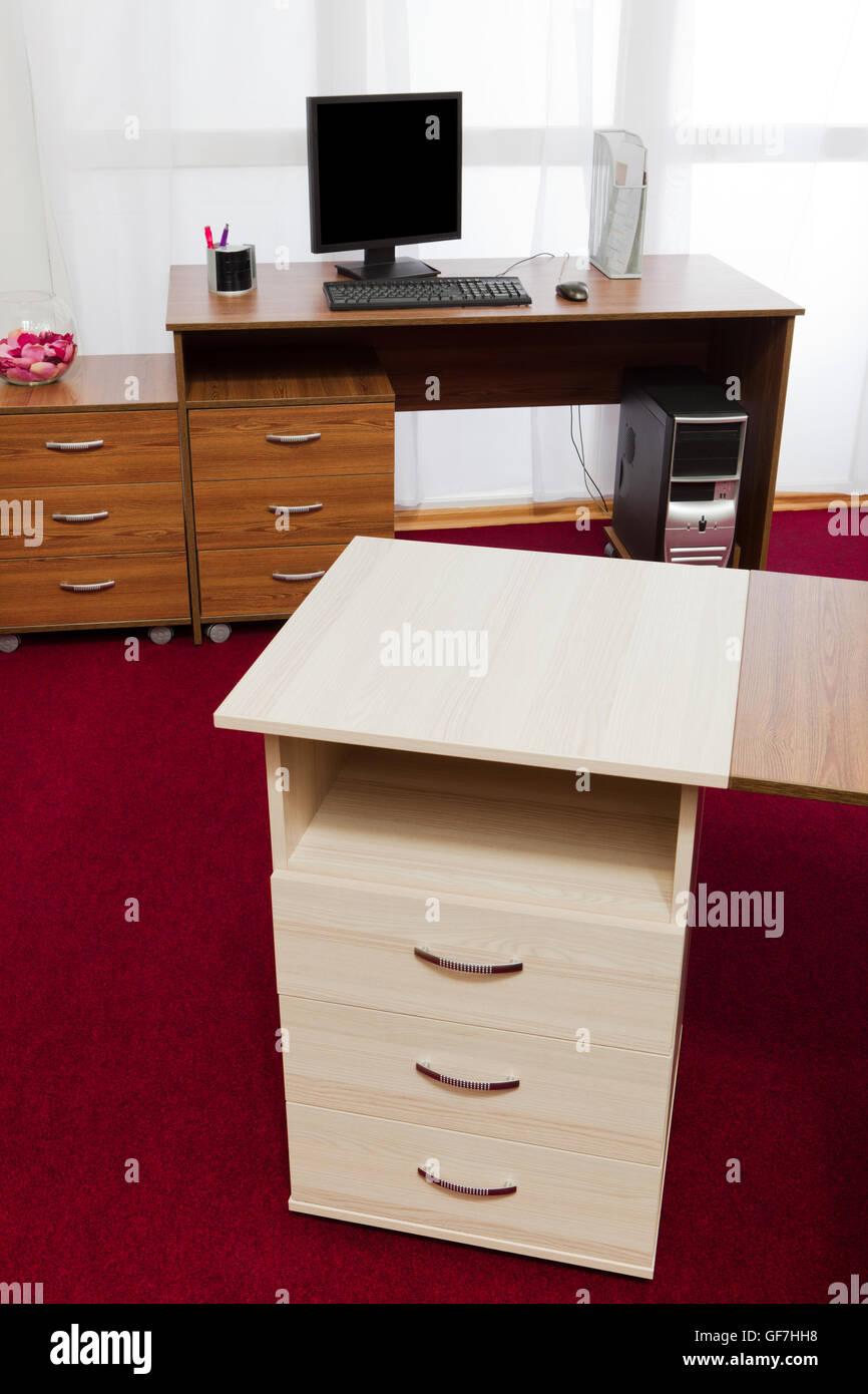 computer on a desk in a modern office Stock Photo - Alamy