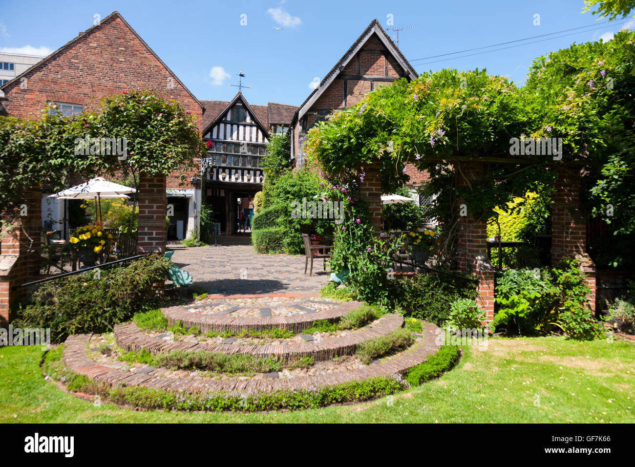 Greyfriars' House and Gardens: looking towards the house and entrance ...
