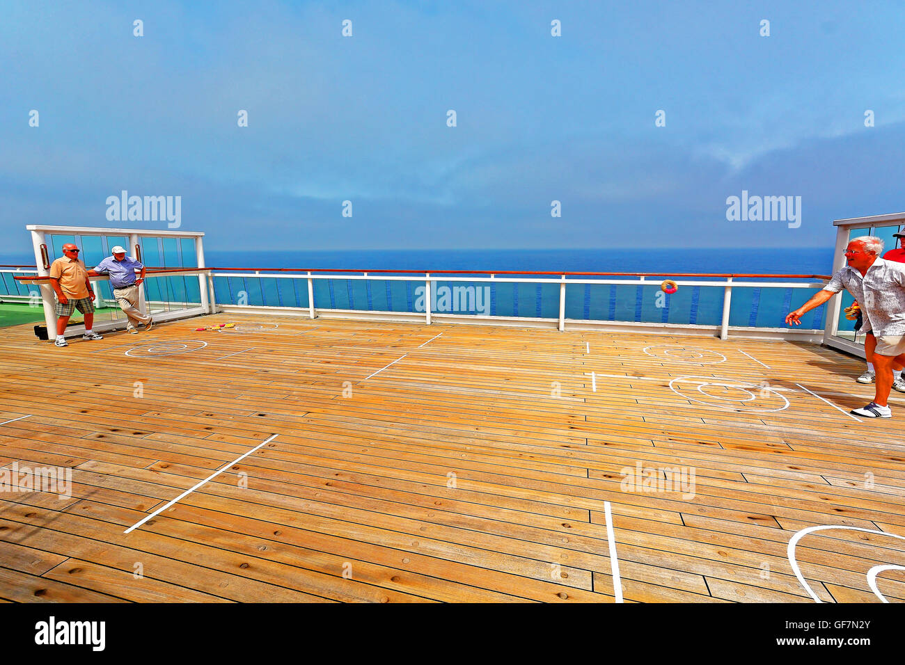 Deck quoits hi-res stock photography and images - Alamy