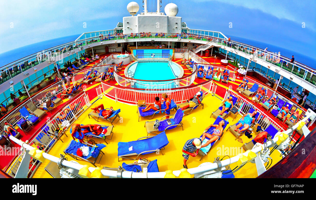 P&o cruise ship mediterranean hi-res stock photography and images - Alamy