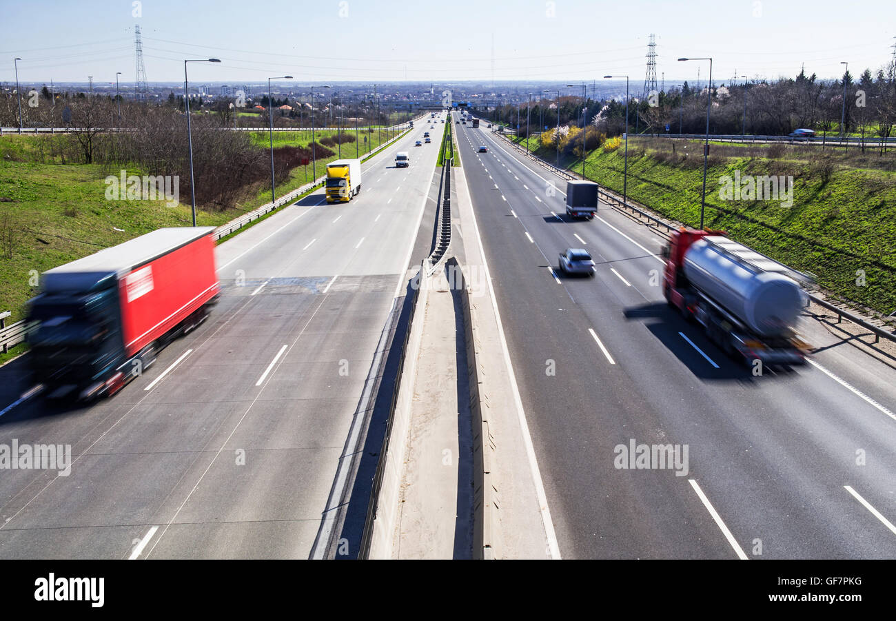 Four lane highway hi-res stock photography and images - Alamy