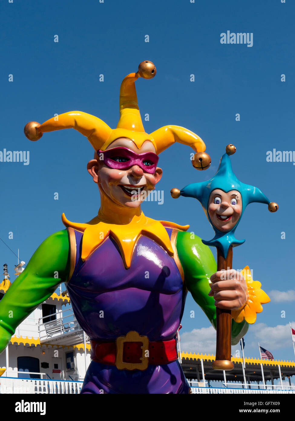Colourful statue by the Paddle Wheeler Creole Queen in New Orleans ...