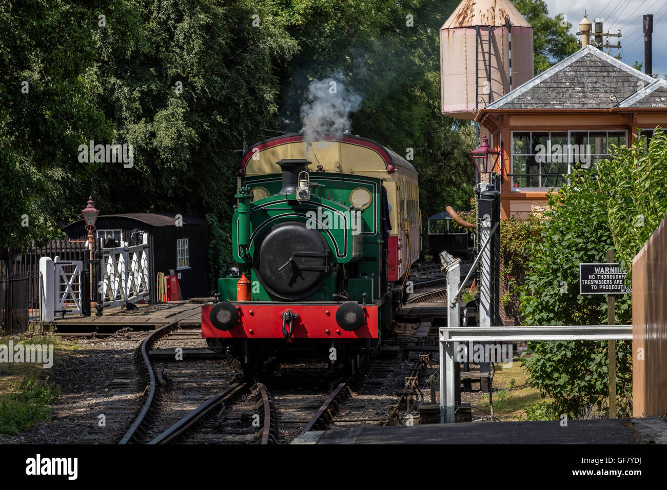 Green steam train hi-res stock photography and images - Alamy