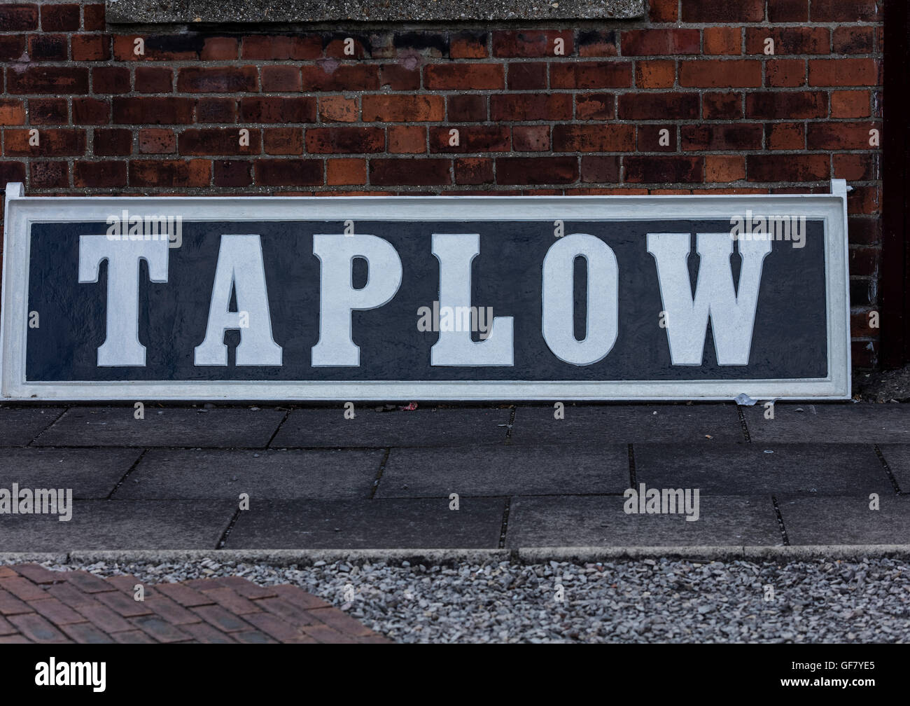 Taplow railway station hi-res stock photography and images - Alamy