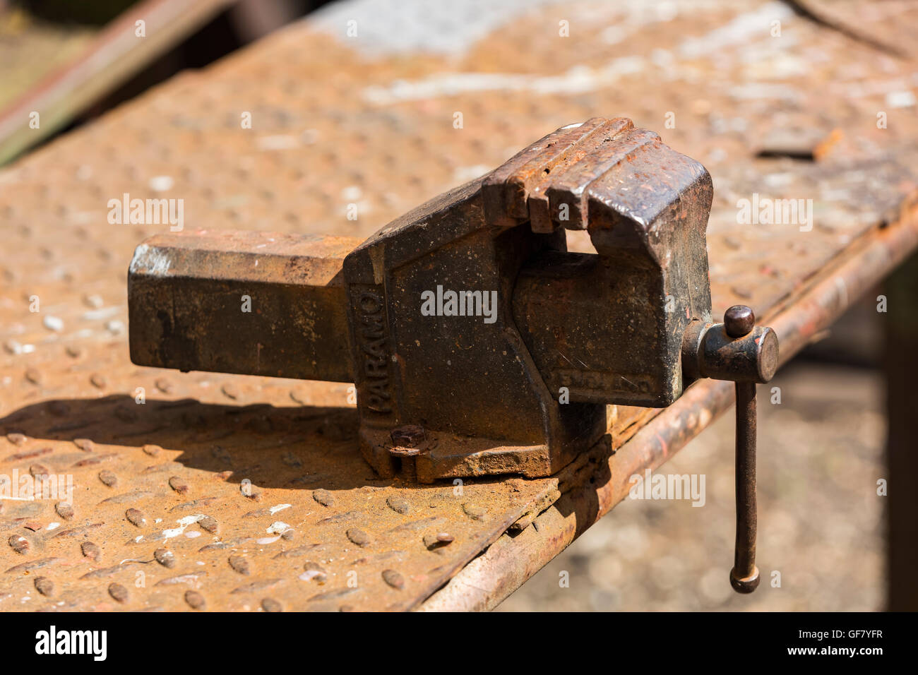Rusty trains hi-res stock photography and images - Alamy