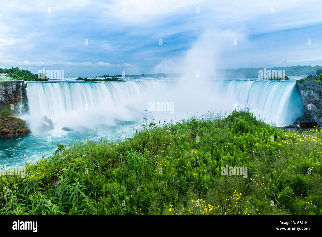 Canadian waterfalls hi-res stock photography and images - Alamy