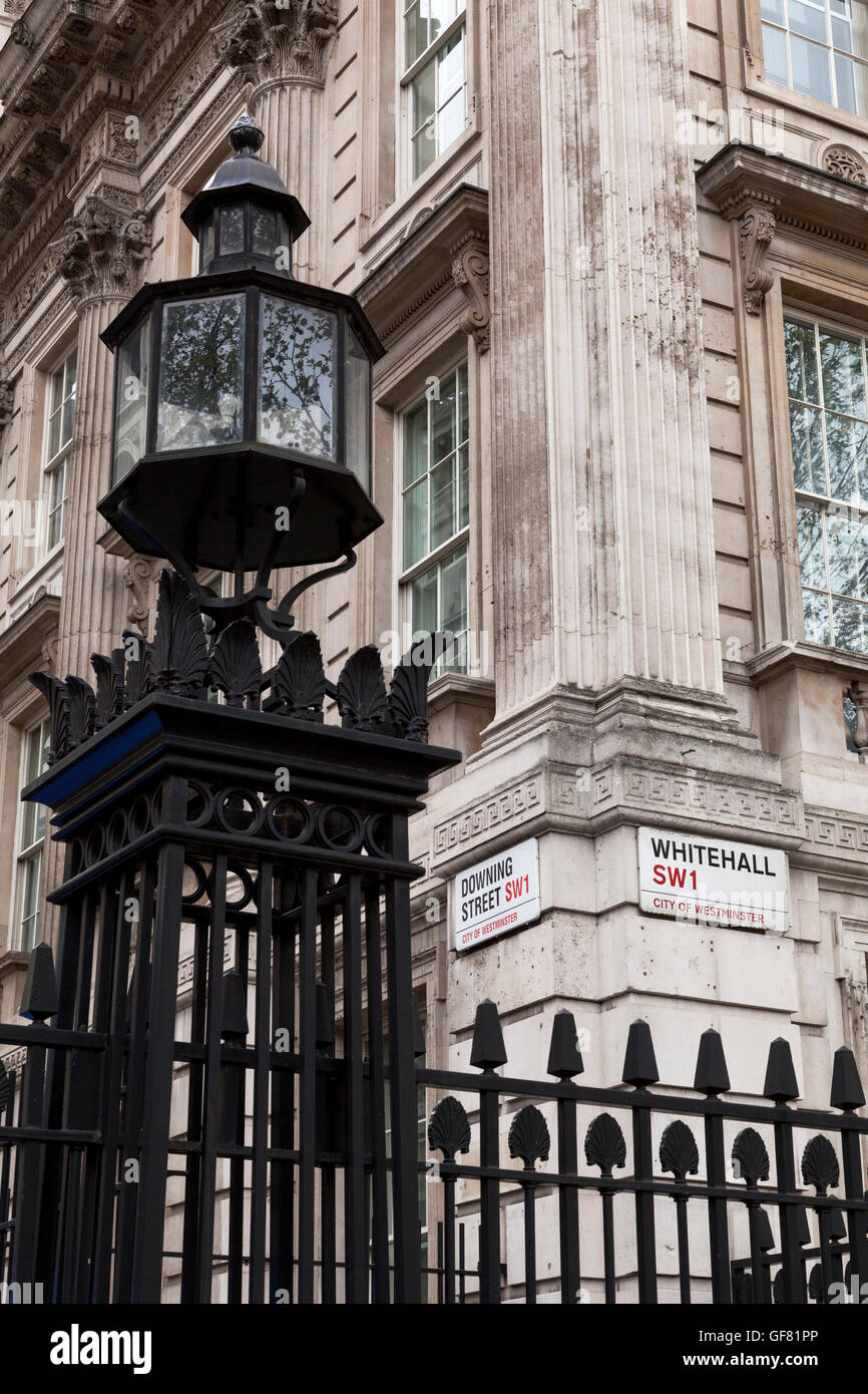10 downing st building hi-res stock photography and images - Alamy