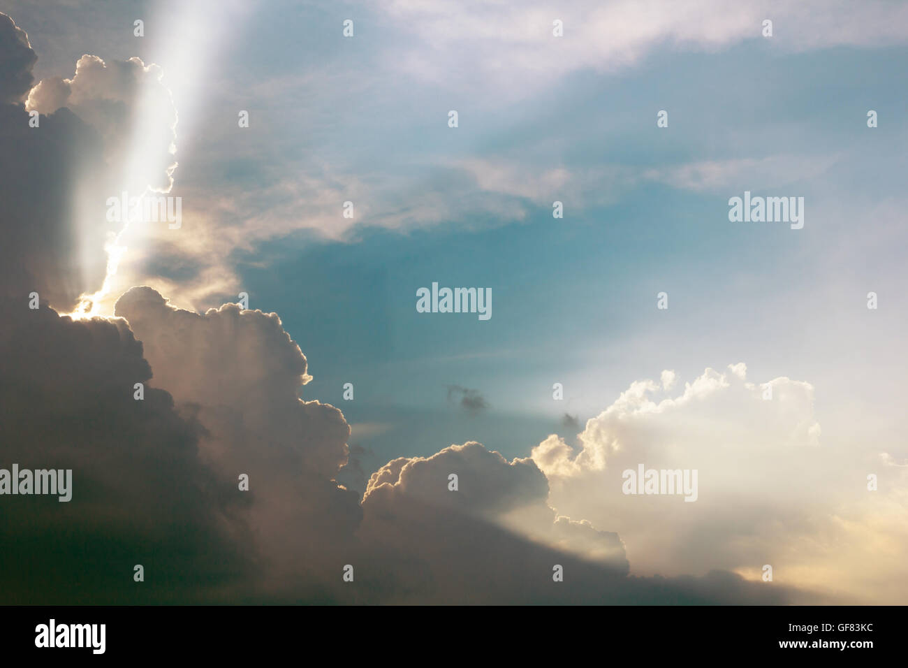 Sky sunset dramatic cloud hi-res stock photography and images - Alamy