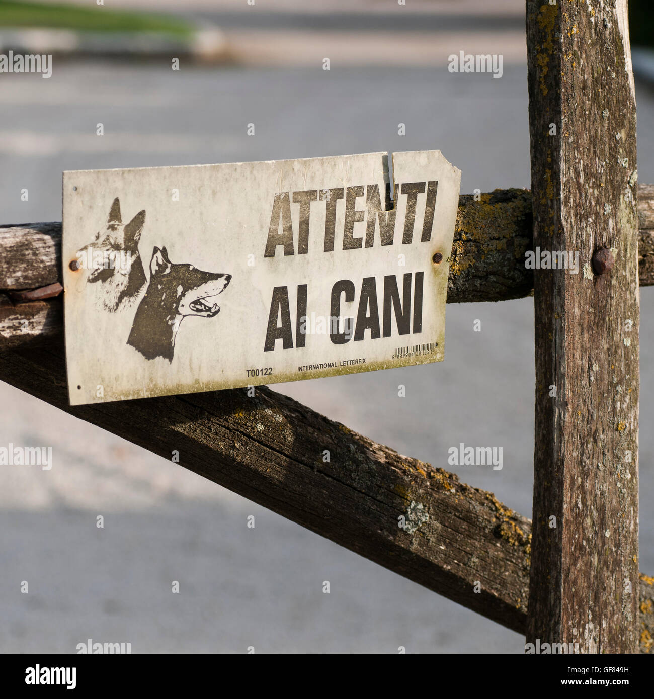 Dangerous dog hi-res stock photography and images - Alamy