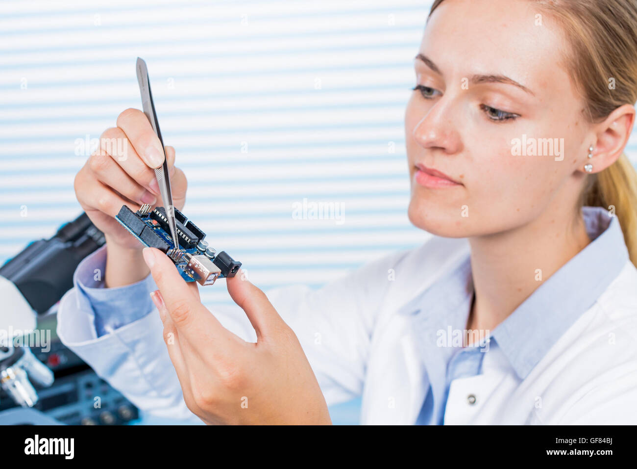 Engineering chips hi-res stock photography and images - Alamy