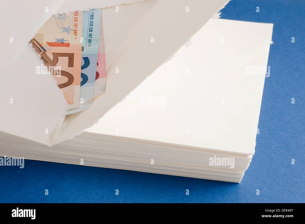 Money envelope hi-res stock photography and images - Alamy