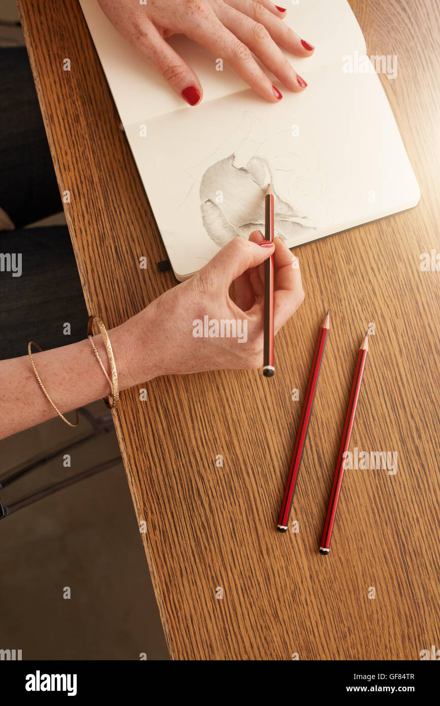 Woman hands drawing hi-res stock photography and images - Alamy