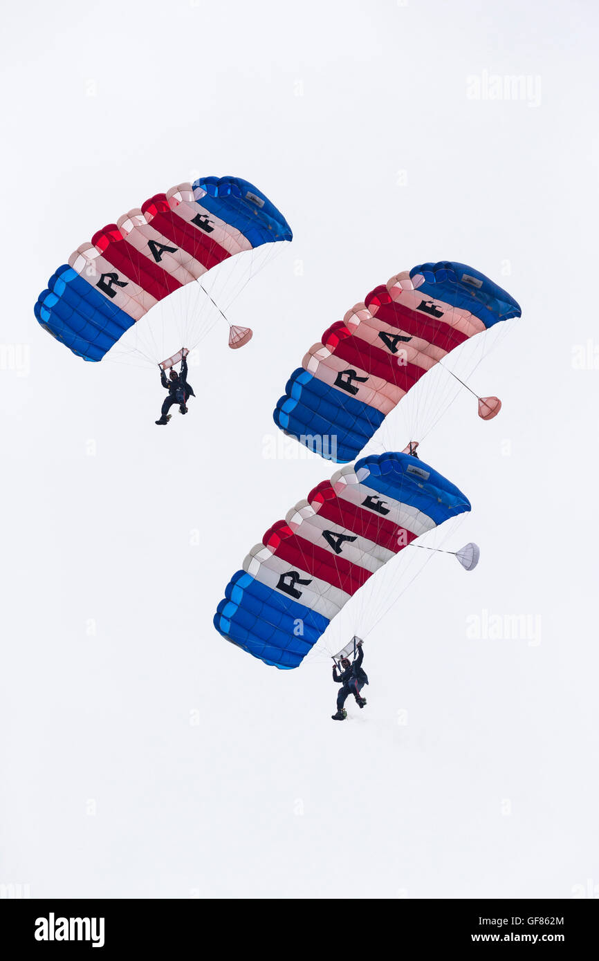 Parachute raf hi-res stock photography and images - Alamy