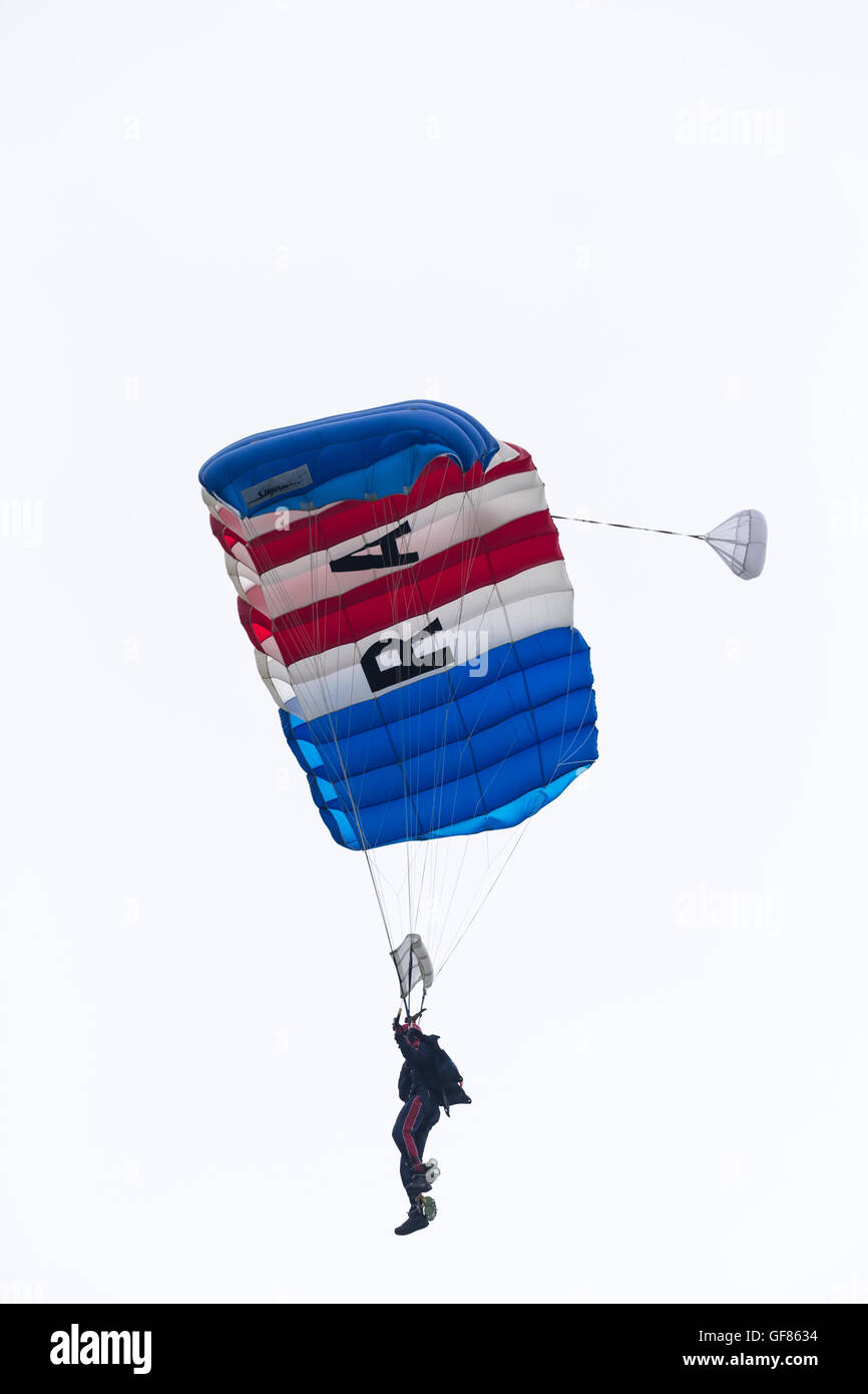 Parachute raf hi-res stock photography and images - Alamy