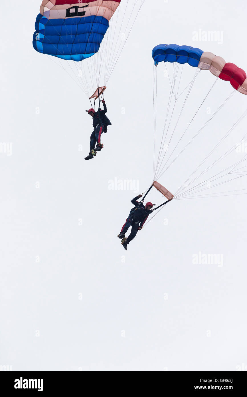 Parachute raf hi-res stock photography and images - Alamy
