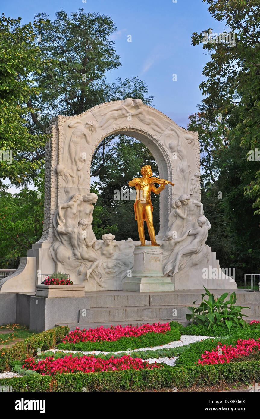 Strauss monument, Vienna, Austria Stock Photo - Alamy