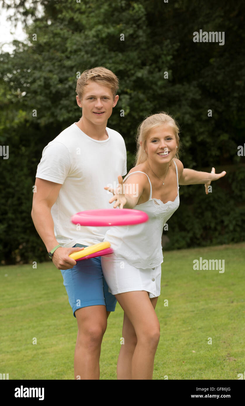 Throwing discs hi-res stock photography and images - Alamy
