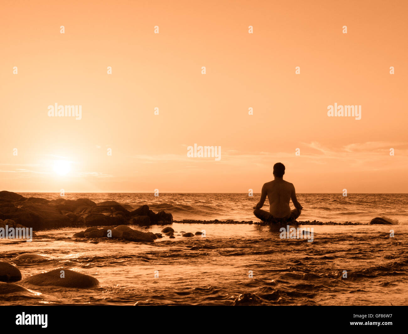 Sukhasana pose hi-res stock photography and images - Alamy