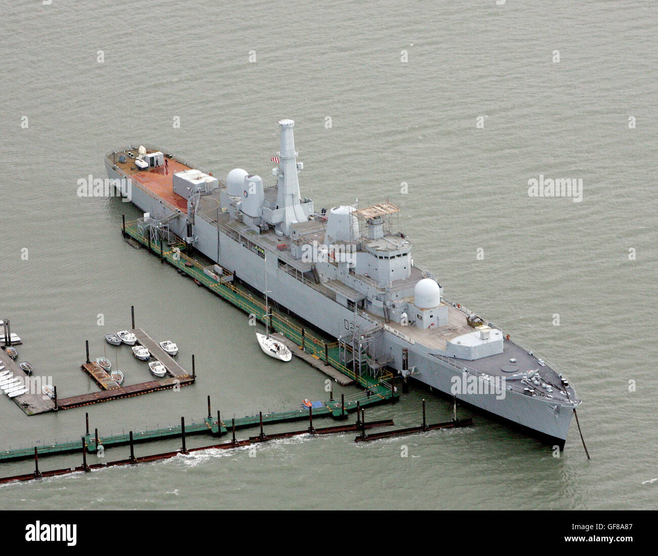 Type 82 air defence destroyer hi-res stock photography and images - Alamy