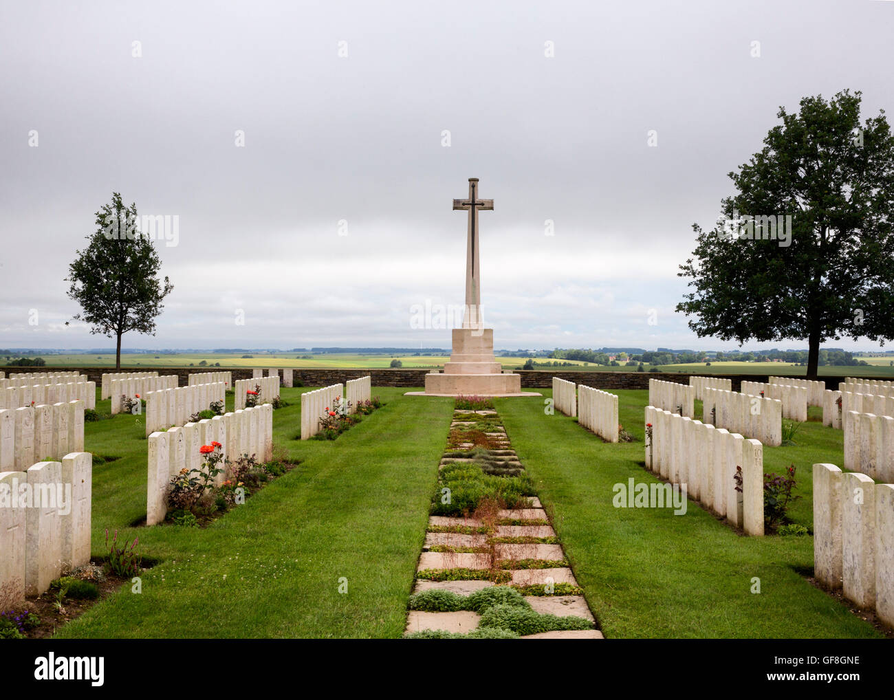 Guards cemetery hi-res stock photography and images - Alamy