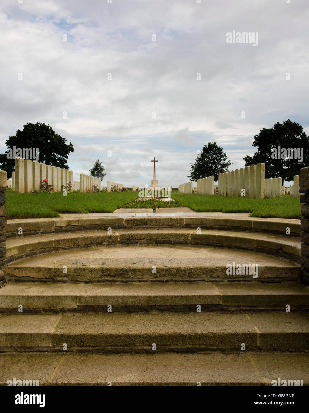Guards cemetery hi-res stock photography and images - Alamy