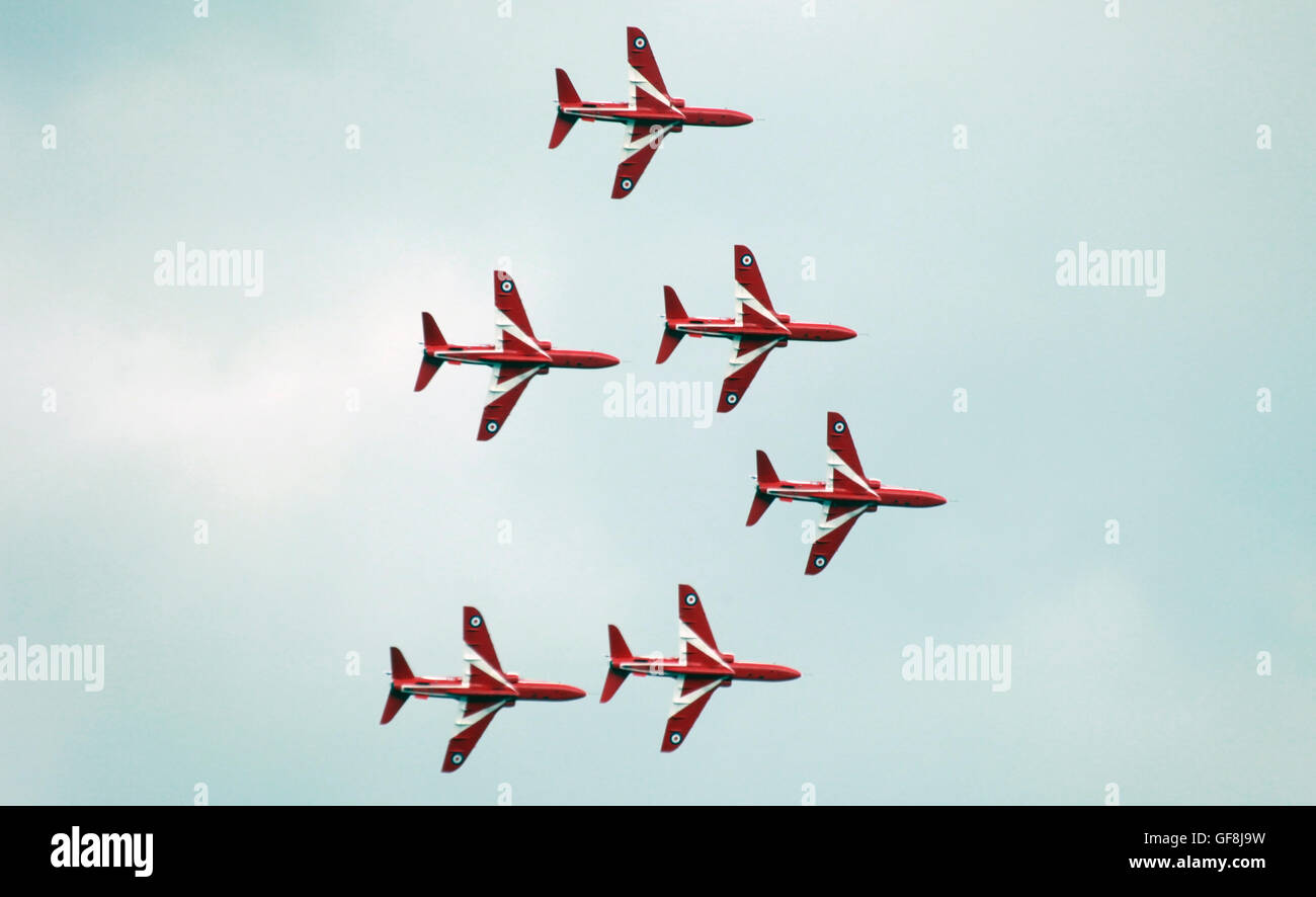 The Red Arrows aerobatic team from the RAF perform at the Bray Air ...