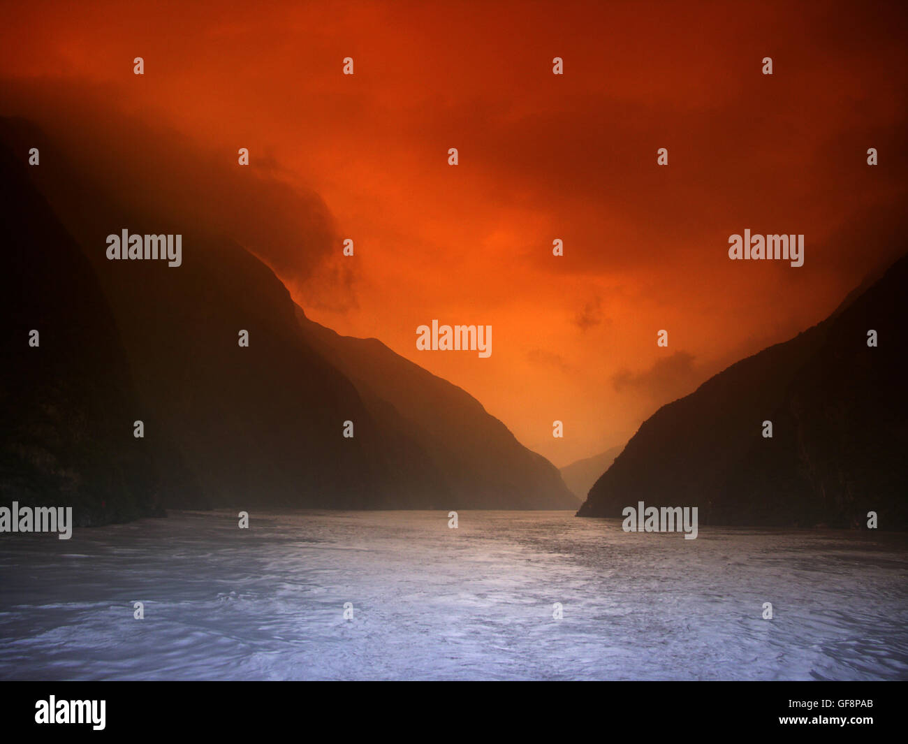 Xiling Gorge, the easternmost of the Three Gorges on the Yangtze River ...