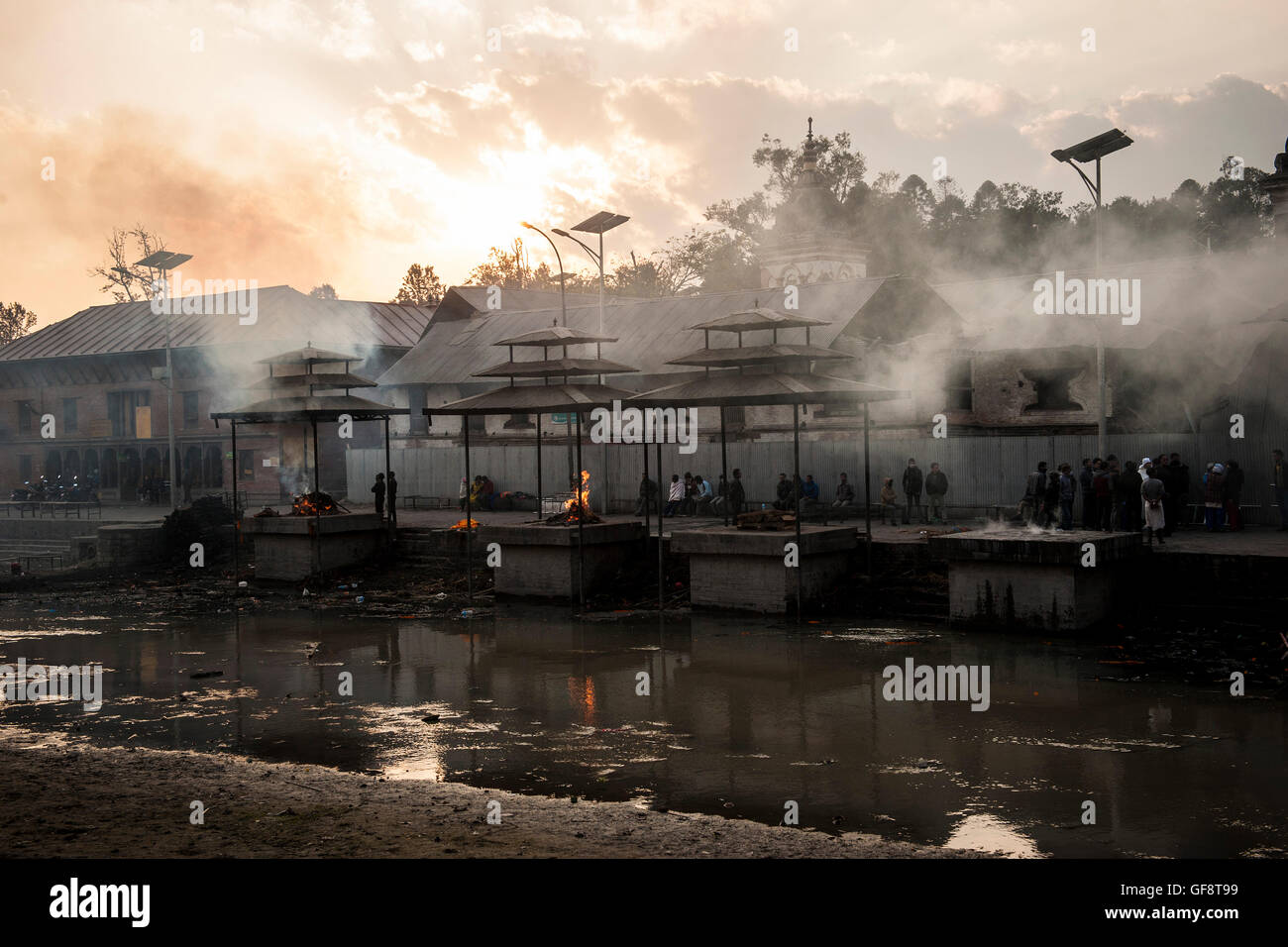 Nepal, Kathmandu, Pashupatinath, cremation funeral Stock Photo - Alamy